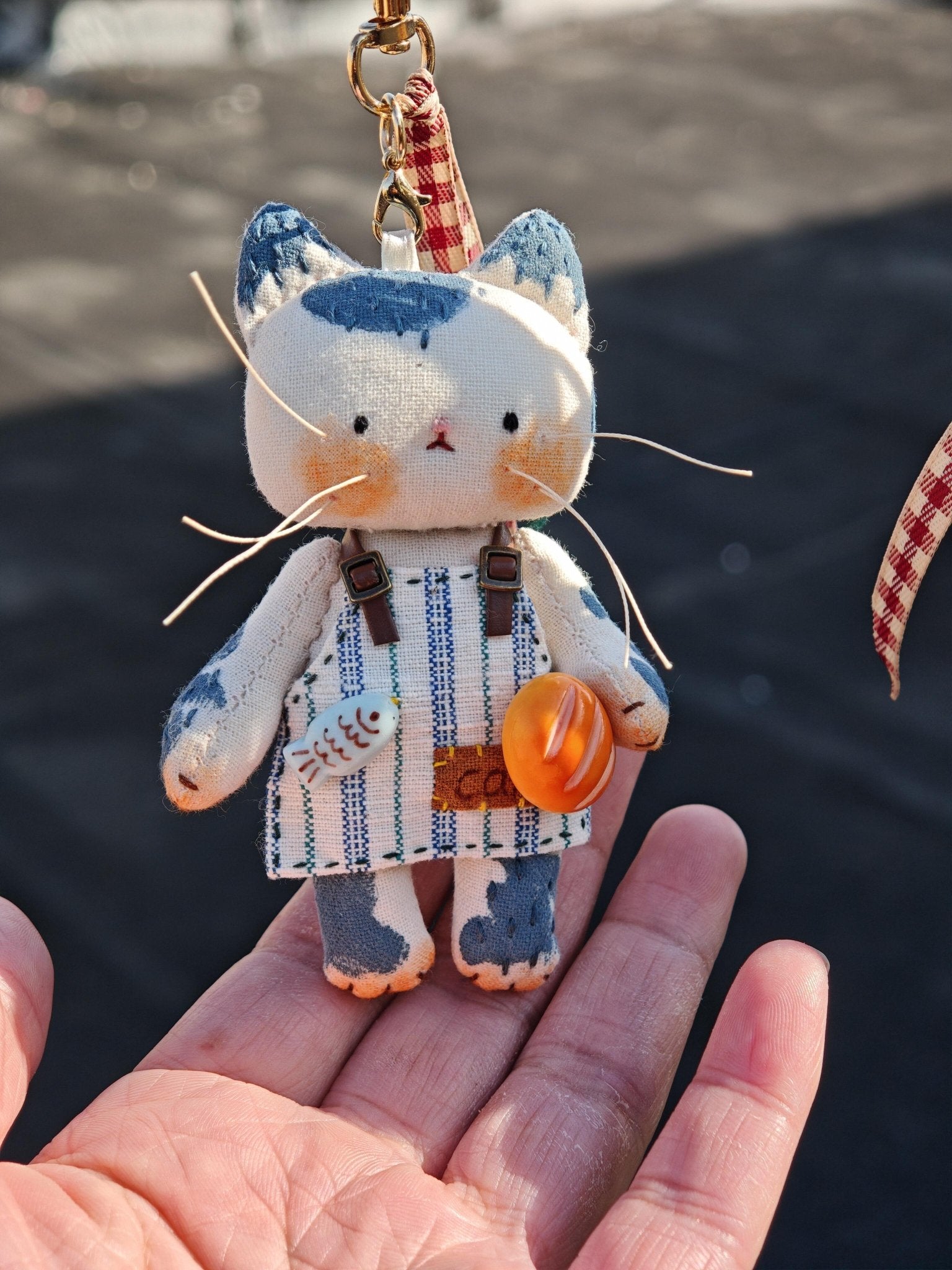 Artist Kitty Bag Charm🎨｜ Longer Processing Time｜2+ Weeks🙏 – Made by Frey